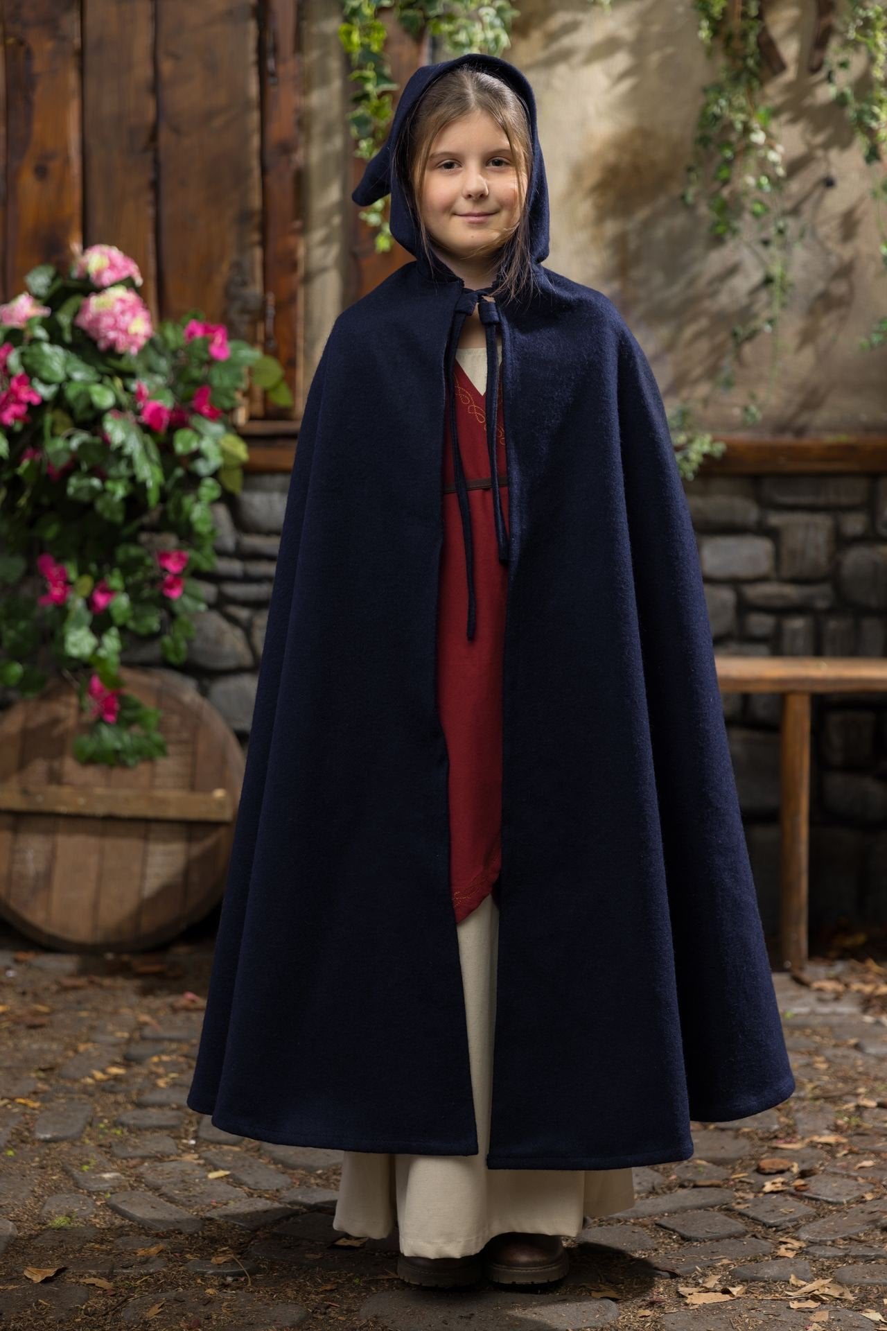 Children's Cape Leanaa Dark Blue – Zeughaus Armoury